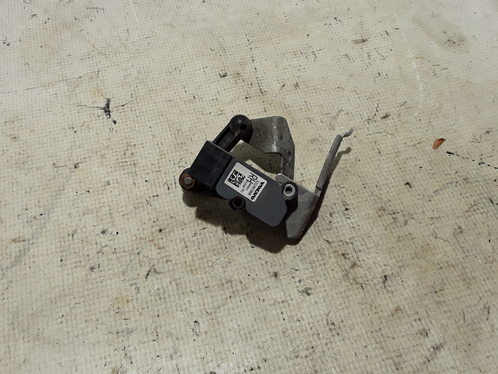 Used VOLVO XC60 Sensor on the rear hub 32246988