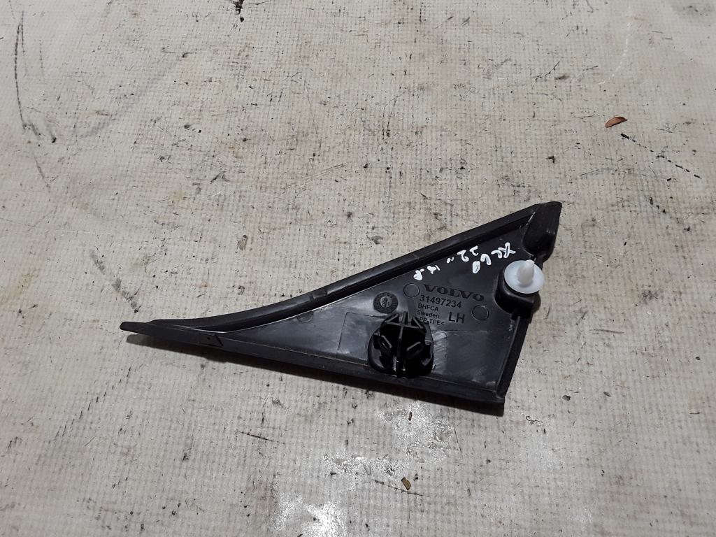 Naudotas VOLVO XC60 Išorinė slenksčio apdaila 31497234