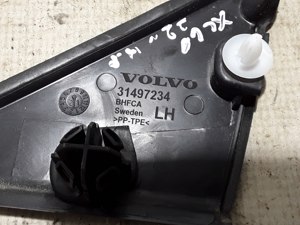 Used VOLVO XC60 Exterior sill trim 31497234