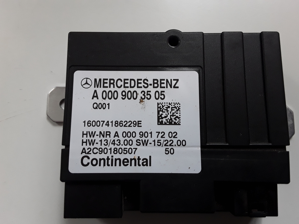 Used Mercedes Benz C-Class Fuel pump control module A0009003505