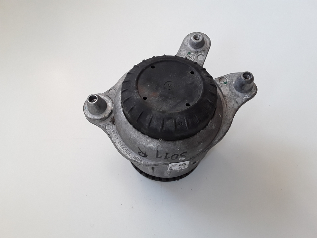 Naudotas Mercedes Benz C-Class Variklio pagalvė A2052400300