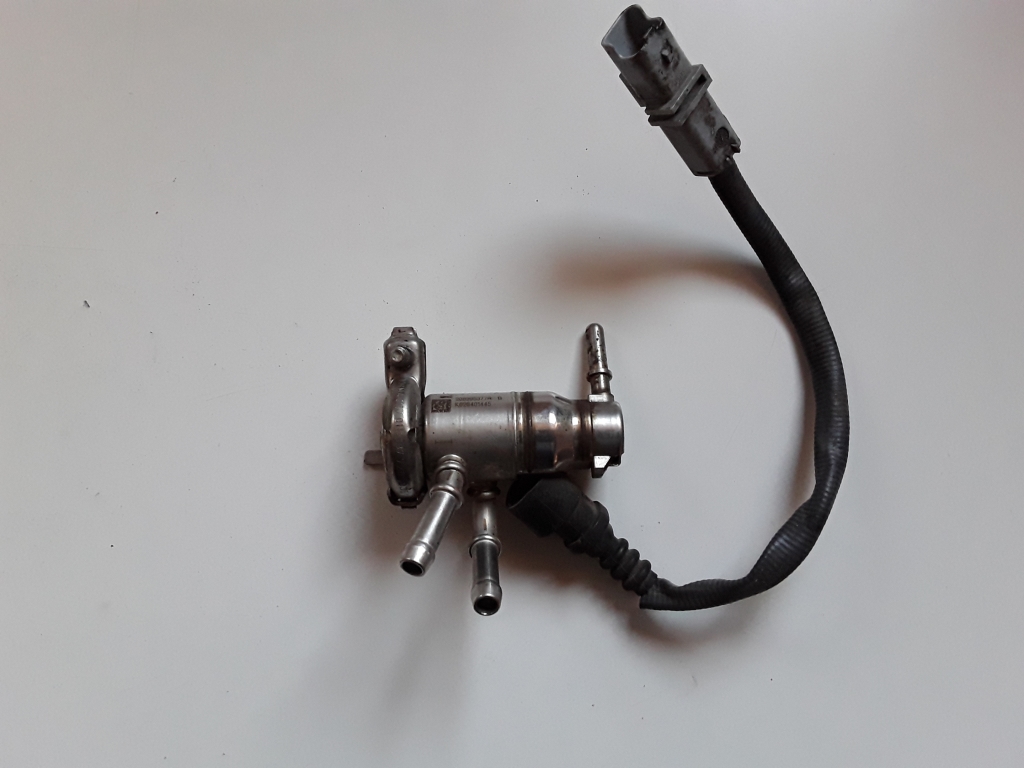 Used Dacia Dokker AdBlue nozzle 208995377R