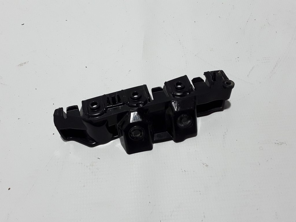 Used Dacia Sandero Front bumper bracket 622221659R