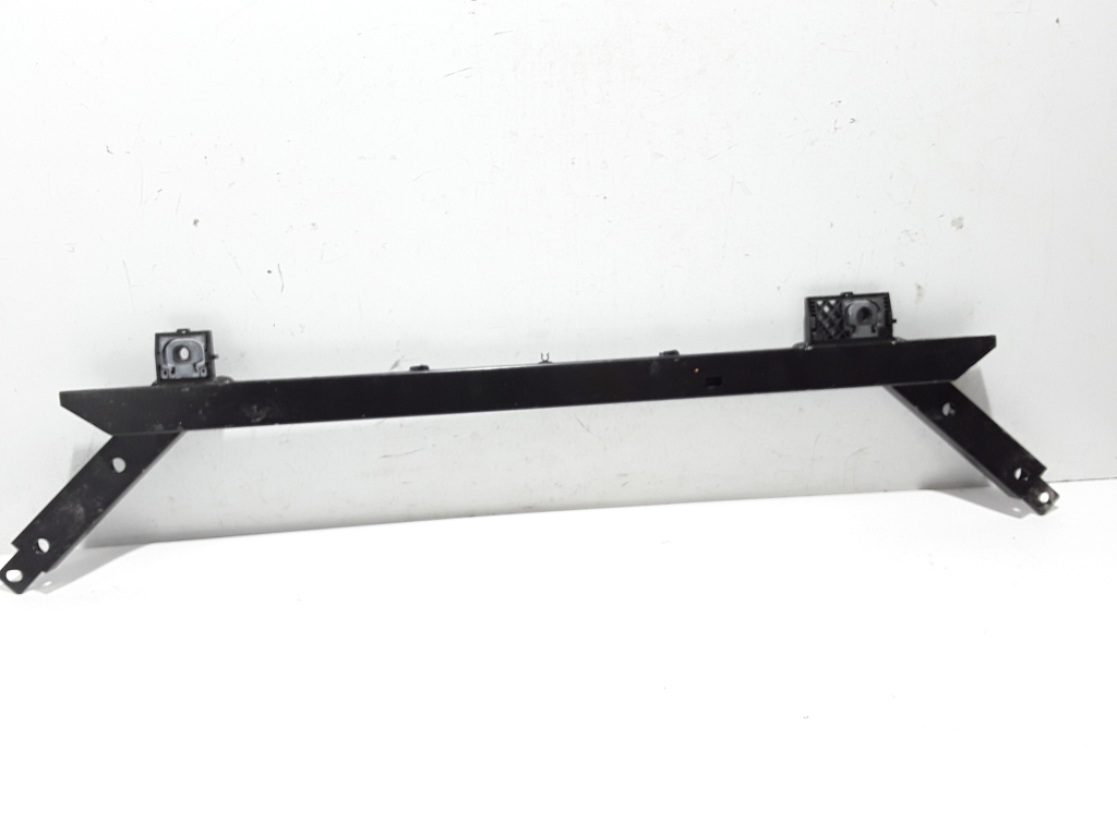 Used VOLVO XC60 The middle part of the front frame 32318891