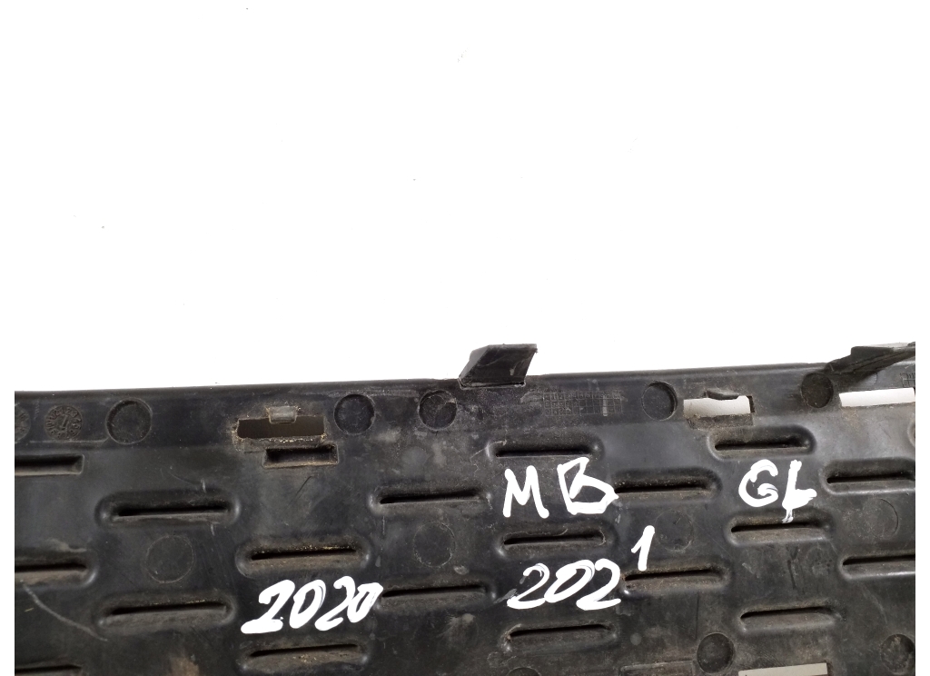 Naudotas Mercedes Benz GLE-Class Priekinio bamperio apatines groteles ...