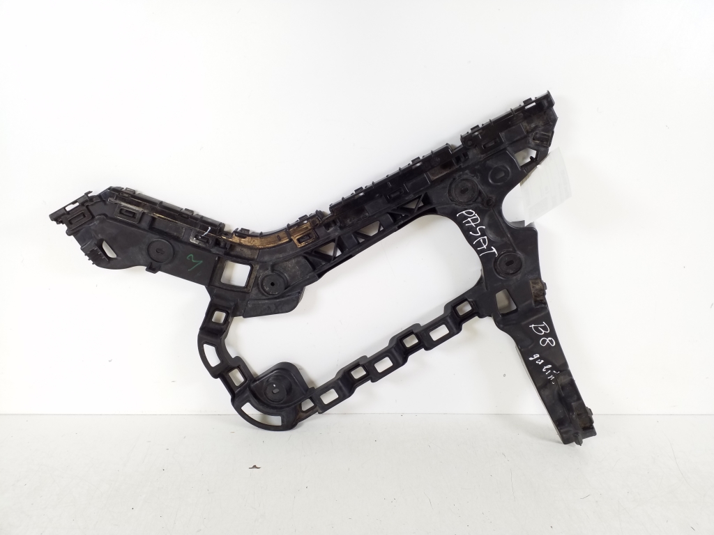 Naudotas Volkswagen Passat Galinio bamperio laikiklis 3G0807393