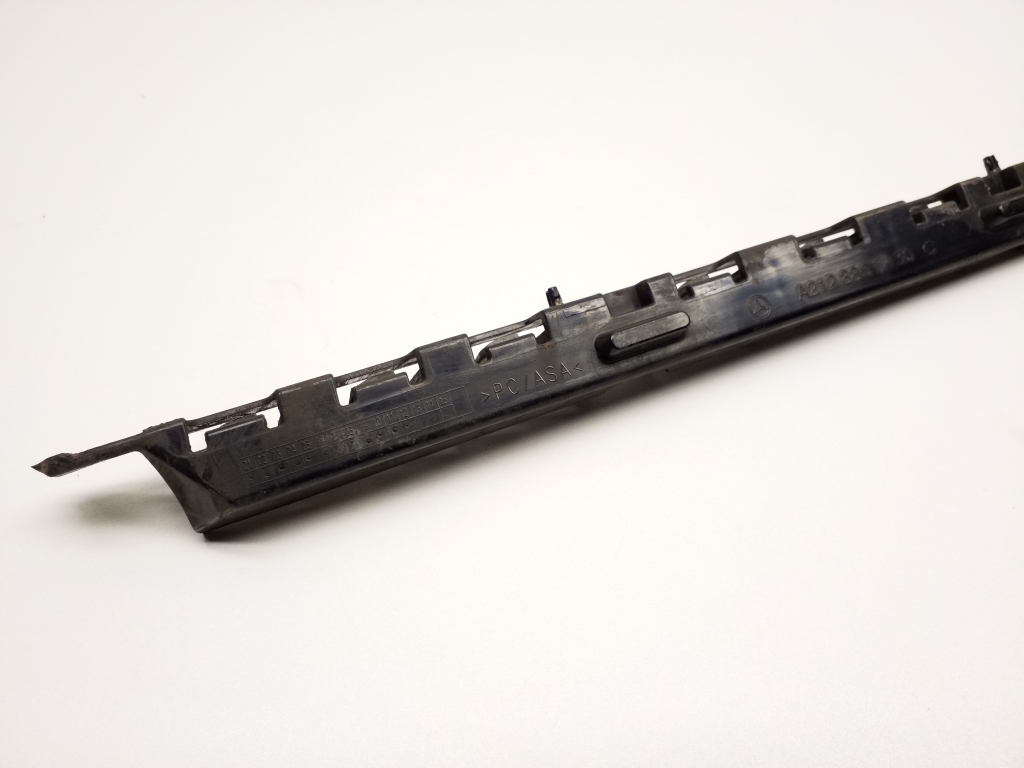 Used Mercedes Benz E-Class Rear bumper bracket A2128801430