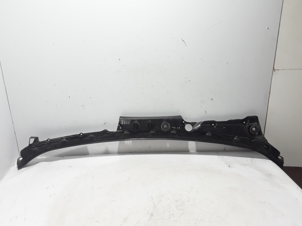 Used BMW 5 SERIES Windshield wiper mechanism trim to the glass 7203124