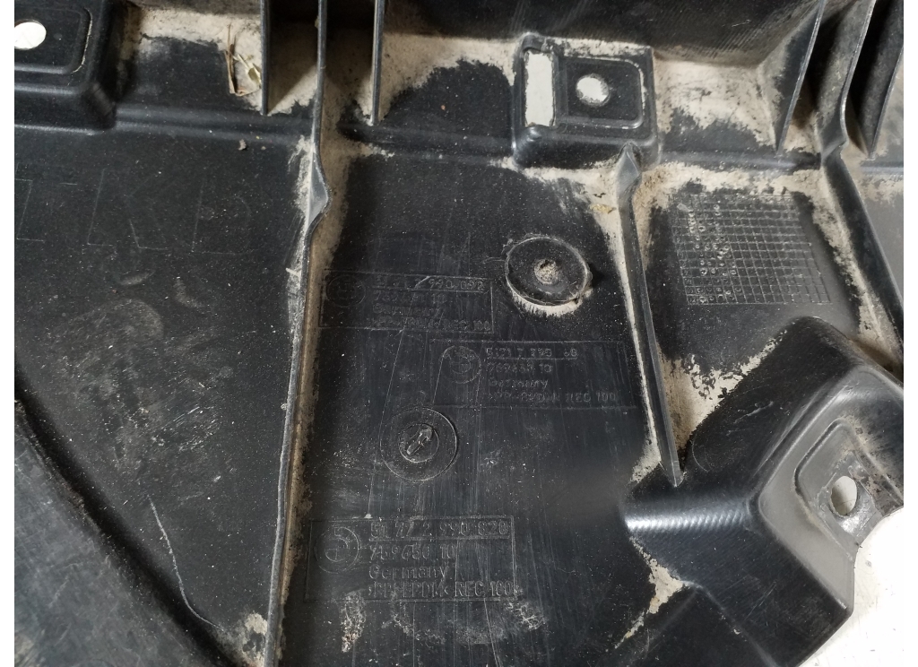 Naudotas BMW X1 Priekinio posparnio priekinė dalis 51712990092