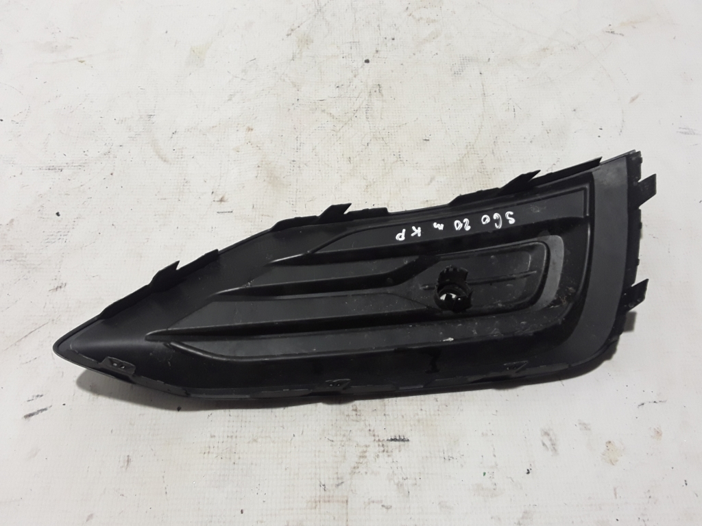 Used VOLVO S60 Front bumper lower grille 31455513