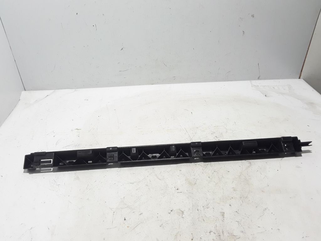 Used VOLVO S60 Exterior sill trim bracket 32262698