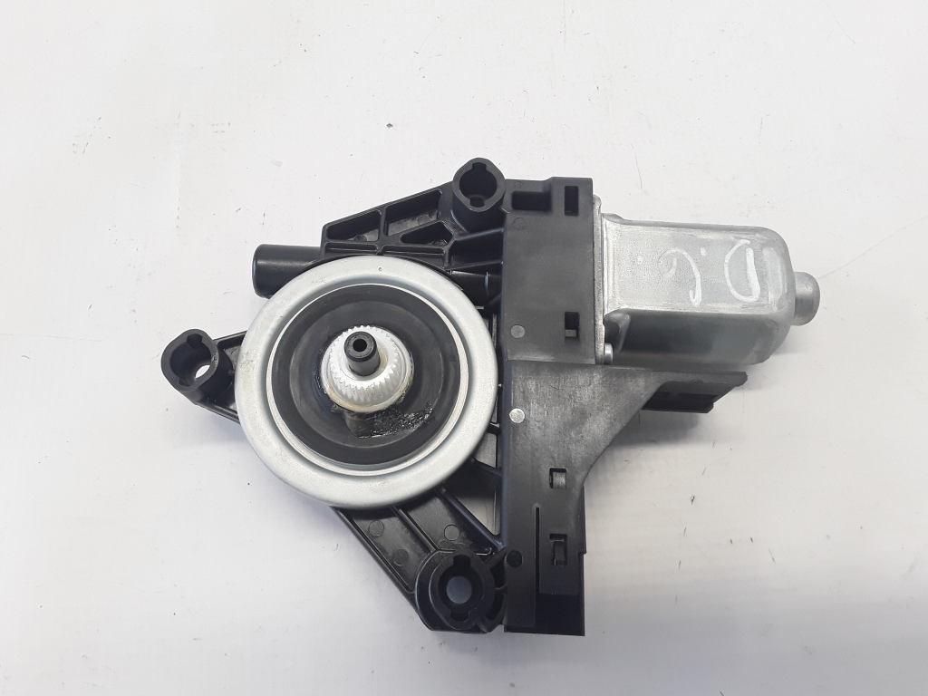 Naudotas VOLVO XC60 Galinių šoninių durų stiklo pakėlėjo varikliukas ...