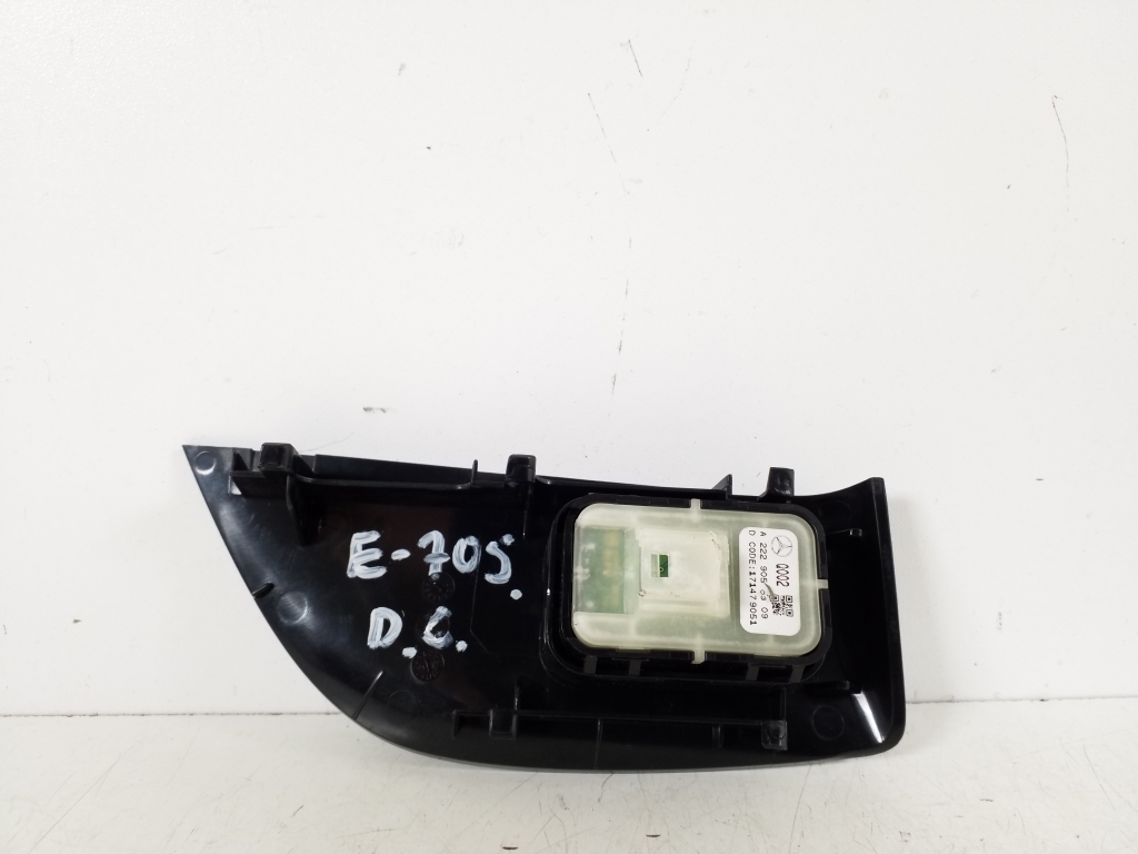 Used Mercedes Benz E-Class Rear side door glass switch A2229050309