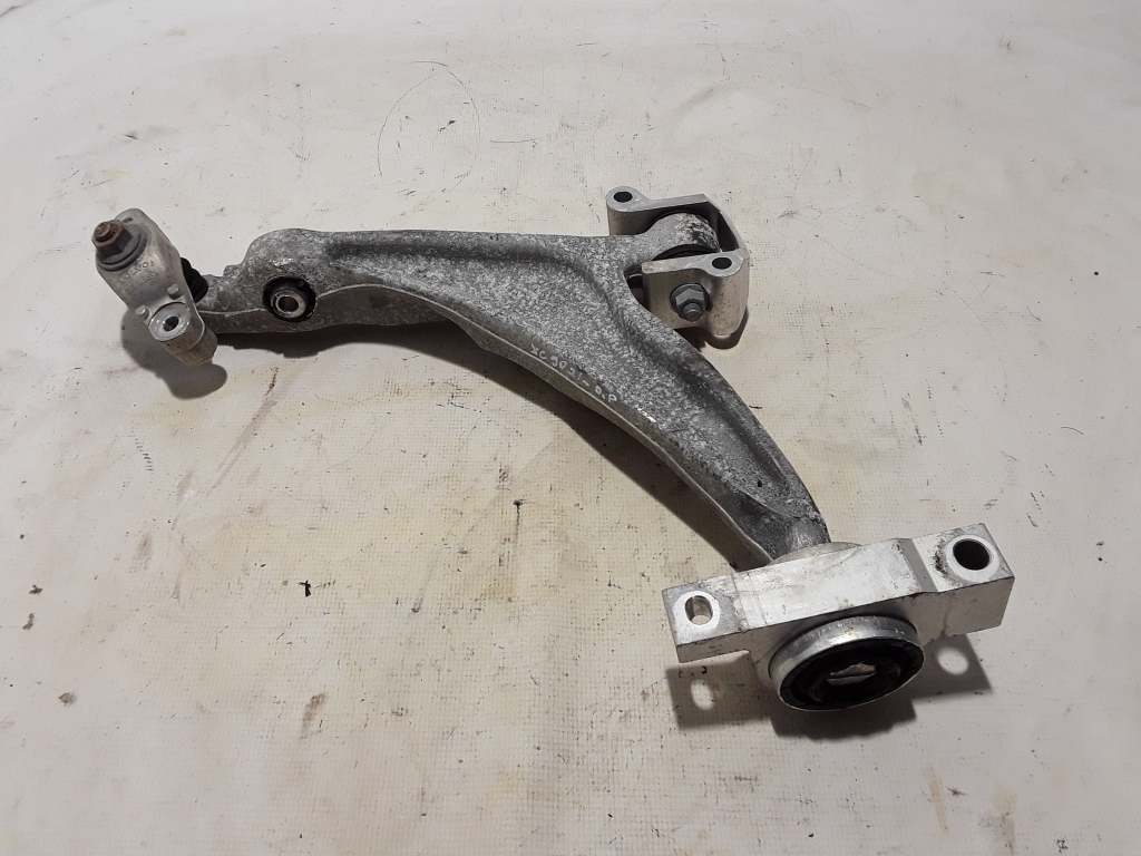 Used VOLVO XC90 Front lever 32381881