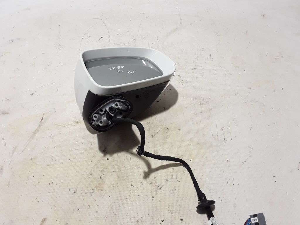 Used VOLVO XC90 Side mirror and its details 31385652