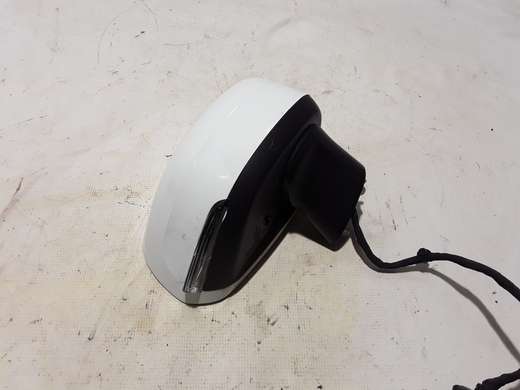 Used VOLVO XC90 Side mirror and its details 31385652