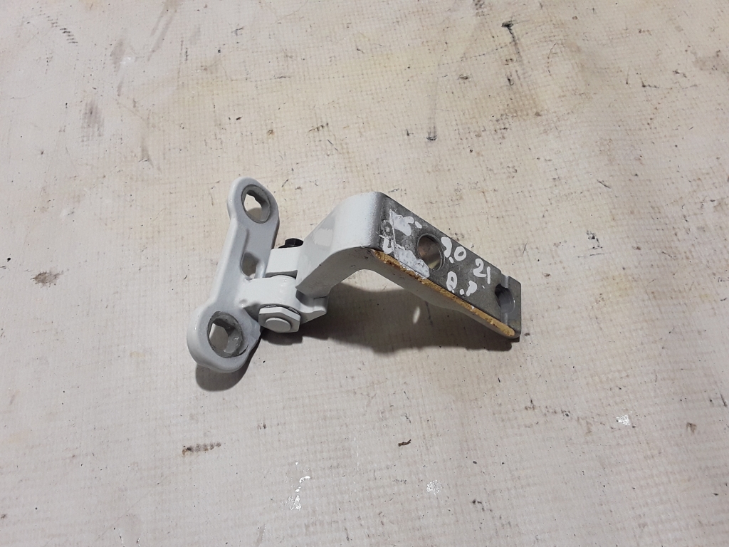 Naudotas VOLVO XC90 Priekinių durų viršutinis vyris 31424586