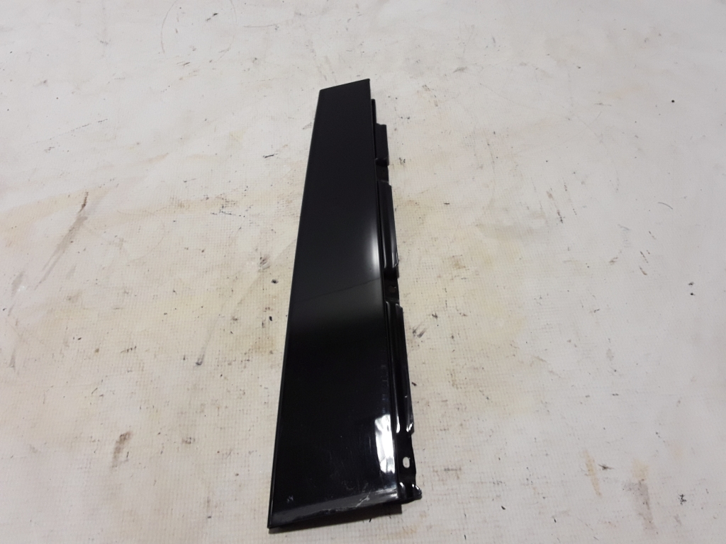 Naudotas VOLVO XC90 Galinių šoninių durų juostelė prie stiklo išorinė ...