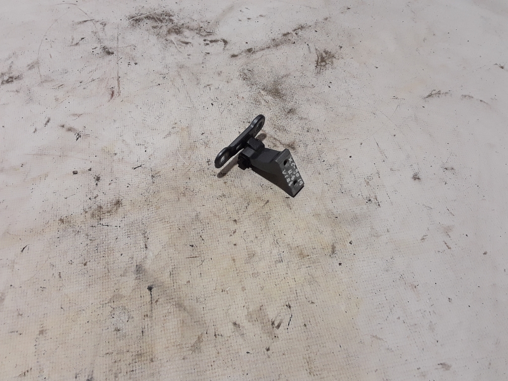 Naudotas VOLVO XC90 Galinių šoninių durų vyris viršutinis 31424593