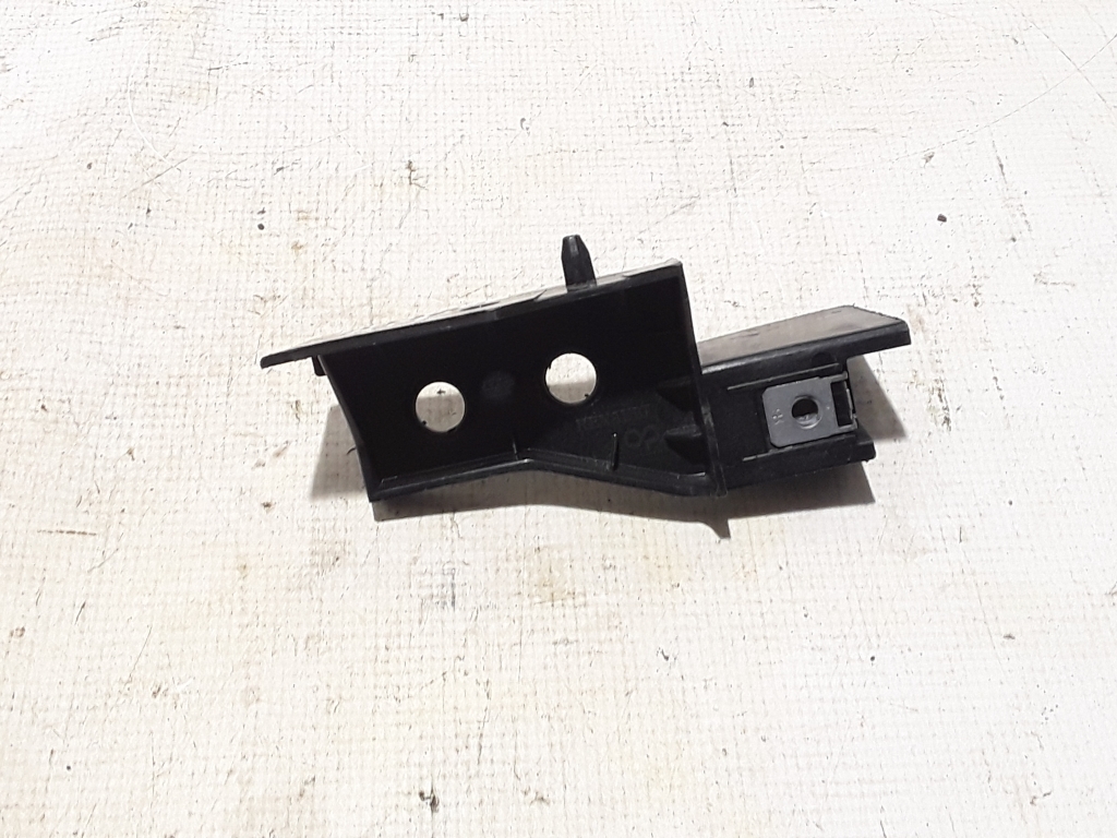 Used RENAULT Master Headlamp holder 622215034R