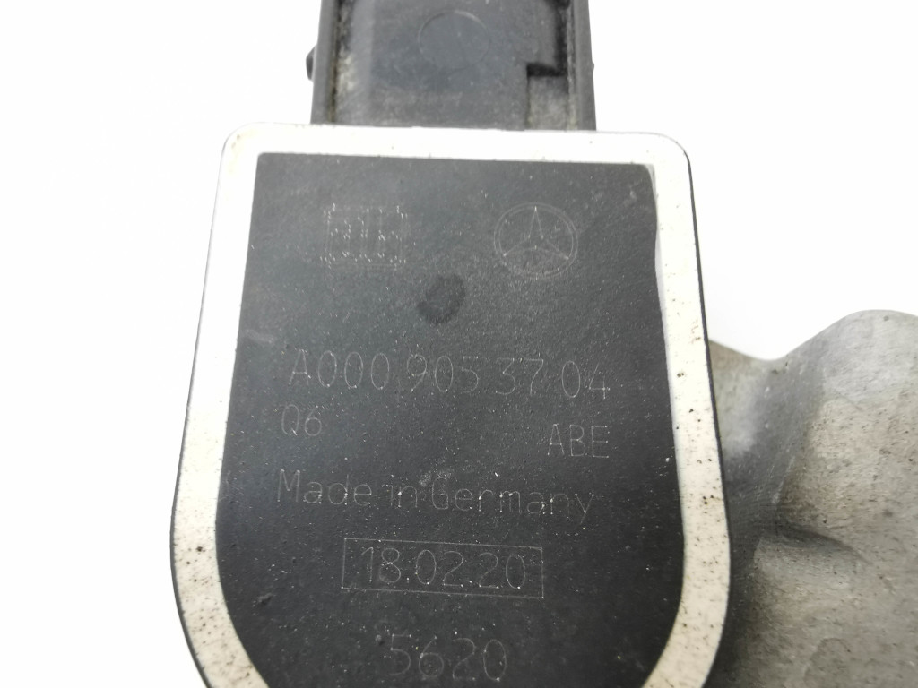 Used Mercedes Benz EQC Sensor on the rear hub A0009053704