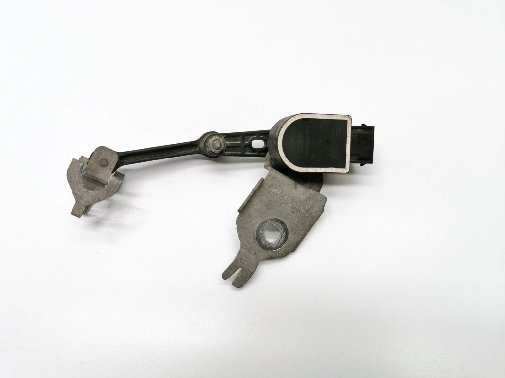 Used Mercedes Benz EQC Sensor on the rear hub A0009053704