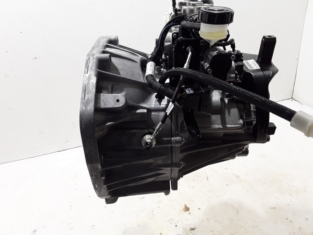Used RENAULT Master Gearbox PA0026