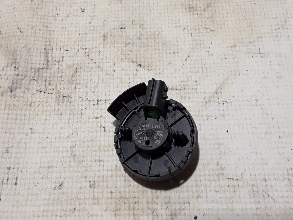 Used RENAULT Kangoo Airbag sensor 988332989R