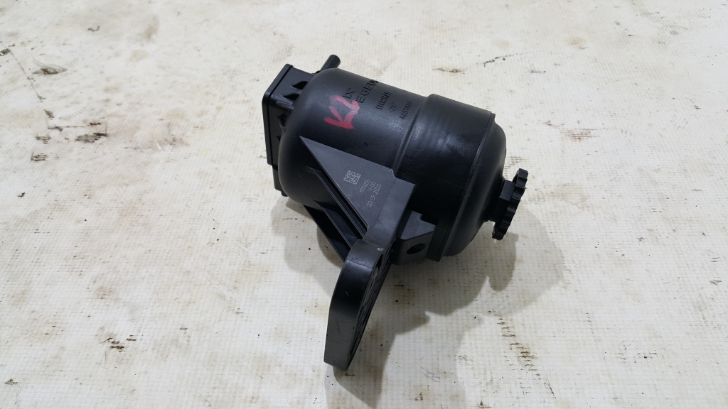 Used RENAULT Kangoo Fuel filter and its parts 164009757R