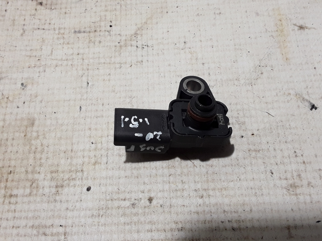 Used Dacia Duster Air pressure sensor 223659870R
