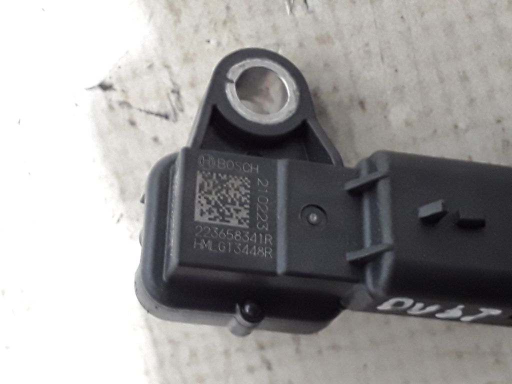 Used Dacia Duster Air pressure sensor 223658341R