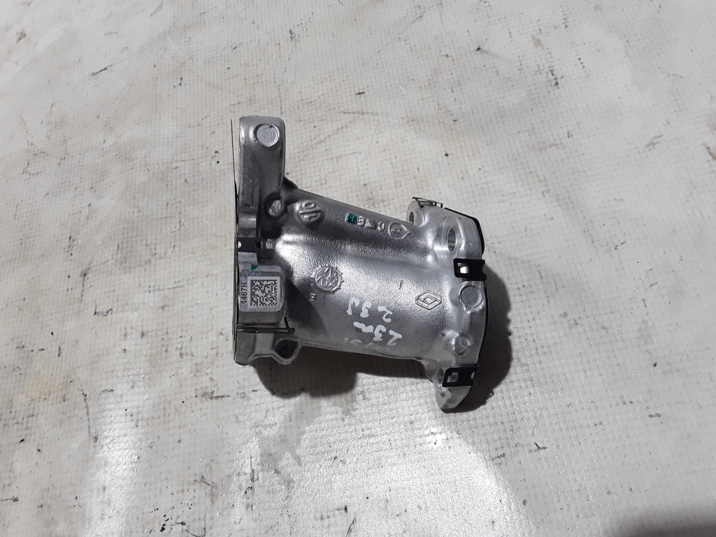 Used RENAULT Master EGR valve pipe 1467R