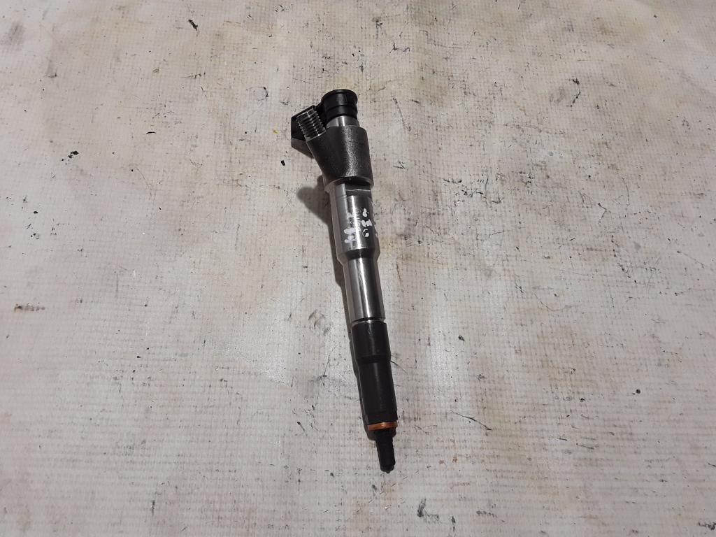 Used RENAULT Master Fuel injector 166009567R