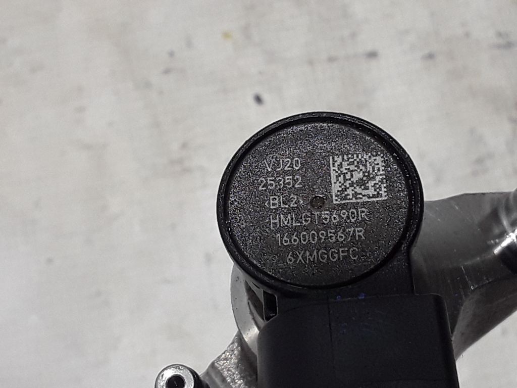 Used RENAULT Master Fuel injector 166009567R