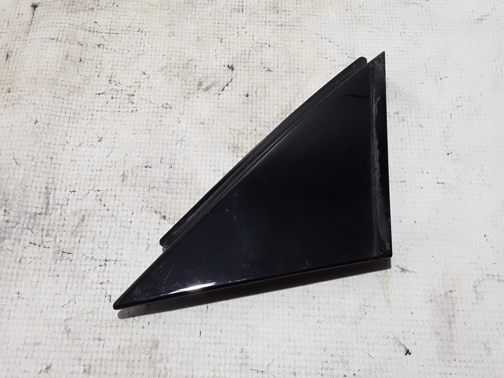 Naudotas VOLVO XC90 Apdaila prie veidrodėlio trikampis 31349815