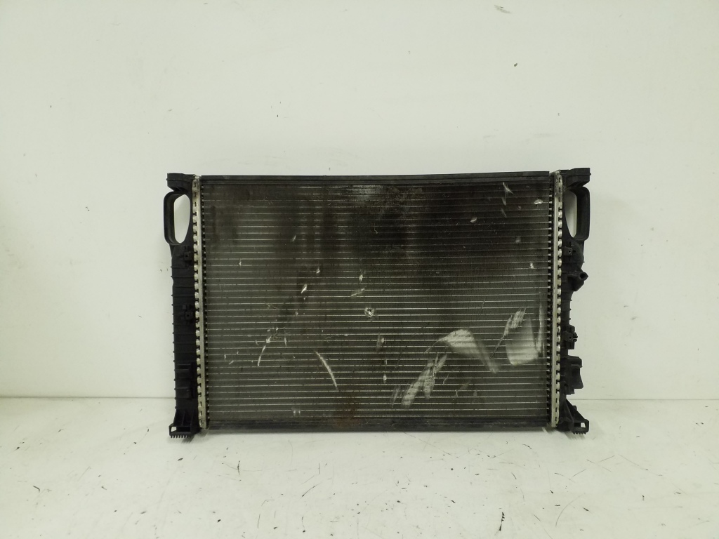Used Mercedes Benz E-Class Cooling radiator A2115000102