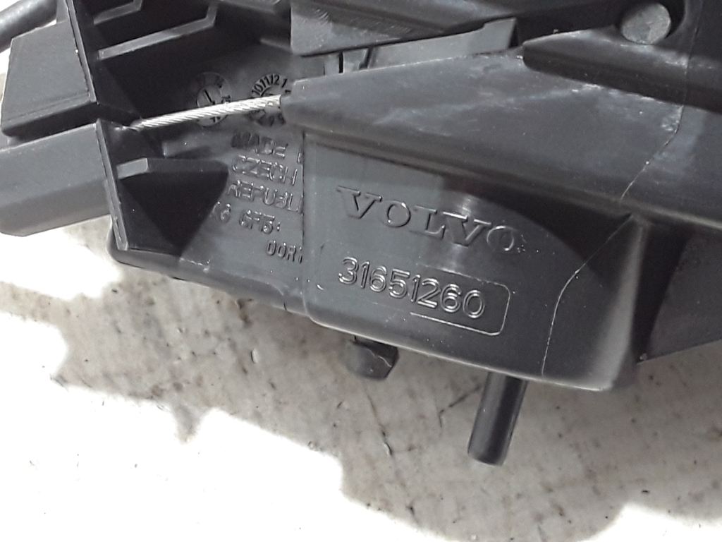 Naudotas VOLVO XC90 Variklio gaubto atidarymo rankenėlė salone 31651260