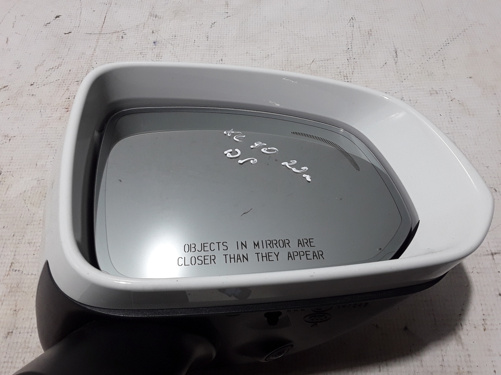 Used VOLVO XC90 Side mirror and its details 31385658