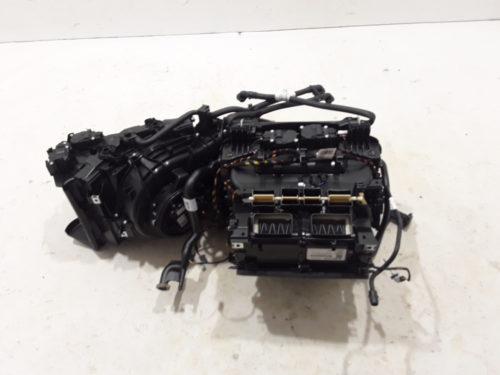 Used VOLVO XC90 Cabin shoulders and its details 32226261