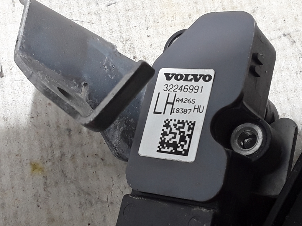 Used VOLVO XC90 Sensor on the front hub 32246991