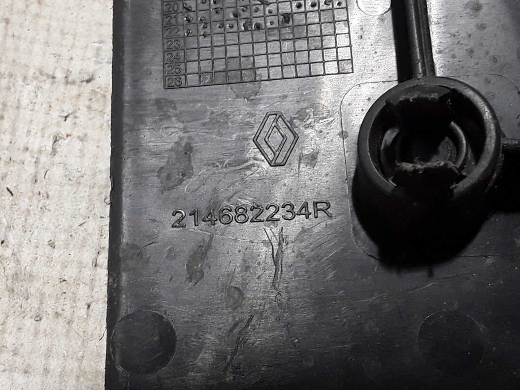 Naudotas RENAULT Master Priekinio posparnio kita detalė 214682234R