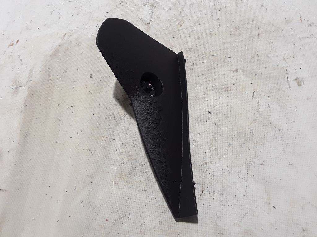 Used Dacia Sandero Interior panel trim 689205095R