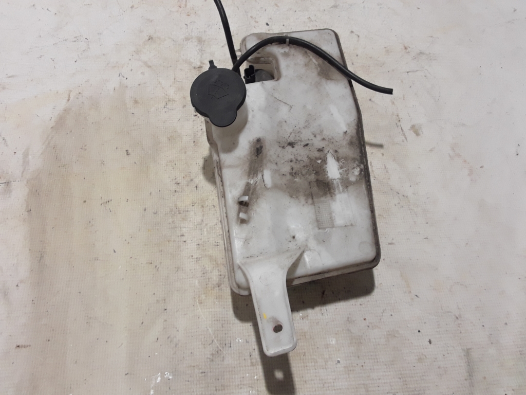 Used Dacia Sandero Windscreen washer tank front 289105984R