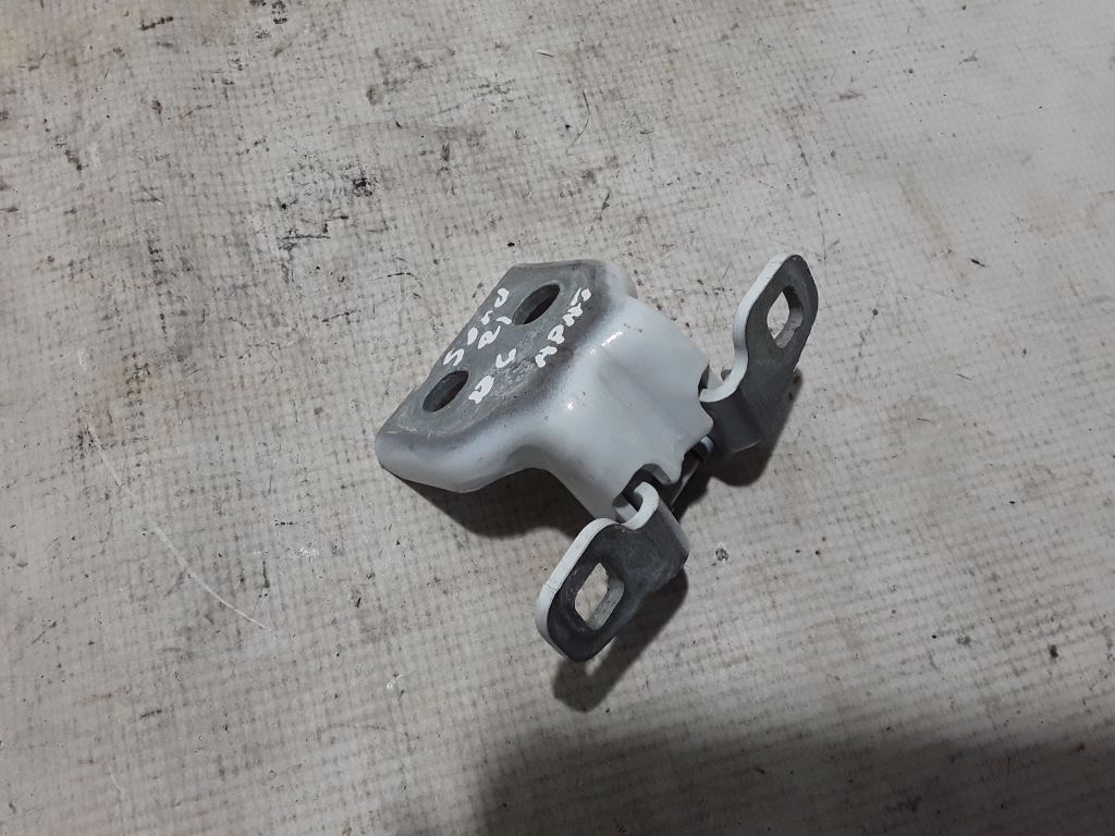 Used Dacia Sandero Rear side door hinge lower 804209726R