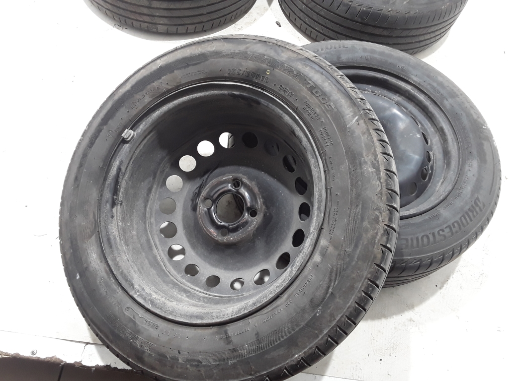 Used Dacia Sandero Rim set