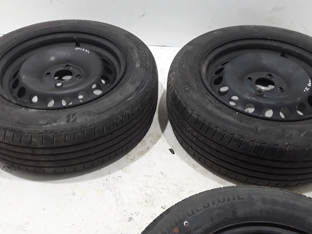 Used Dacia Sandero Rim set
