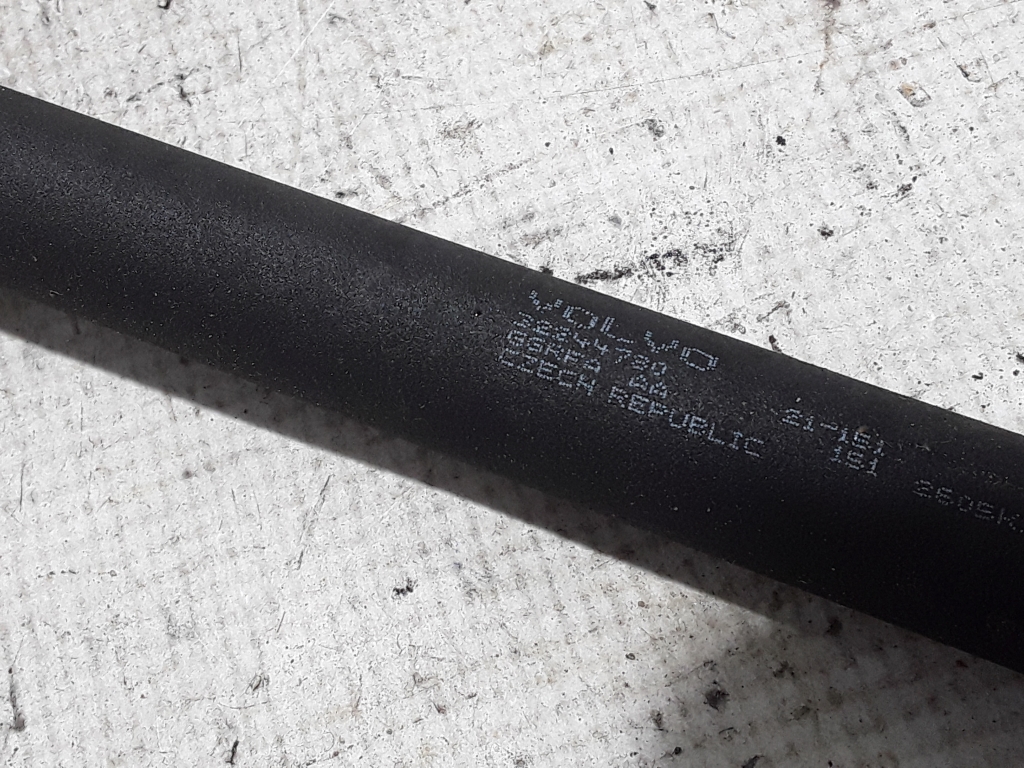 Naudotas VOLVO XC60 Kita detalė po variklio gaubtu 32244780