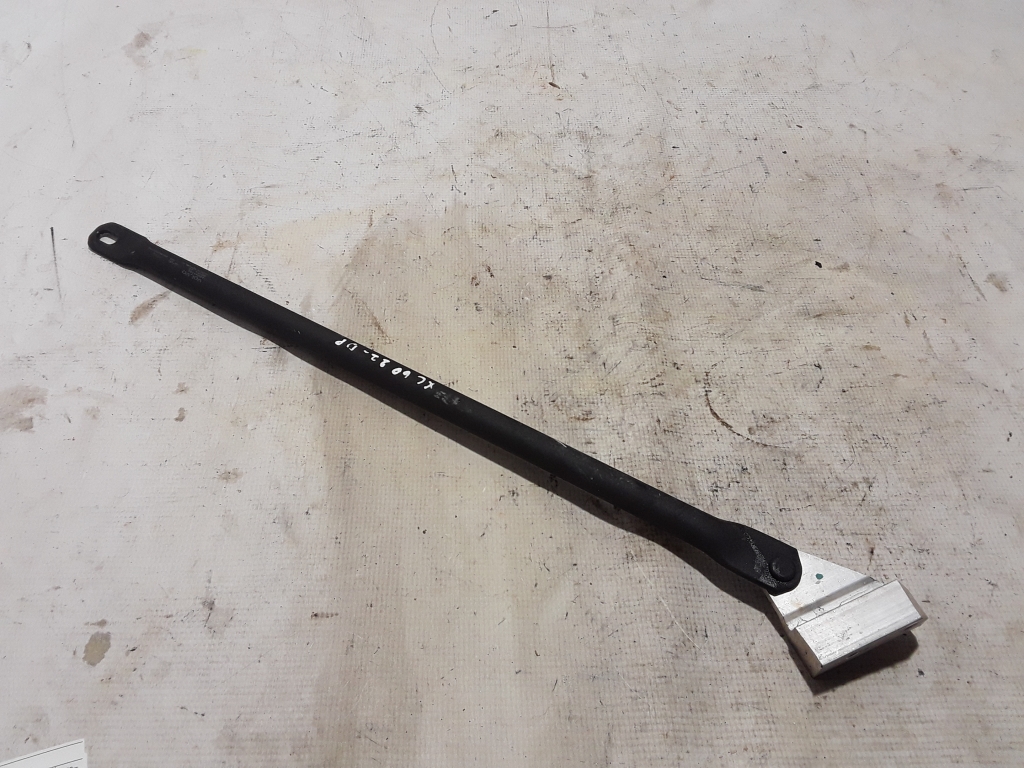 Naudotas VOLVO XC60 Kita detalė po variklio gaubtu 32244780