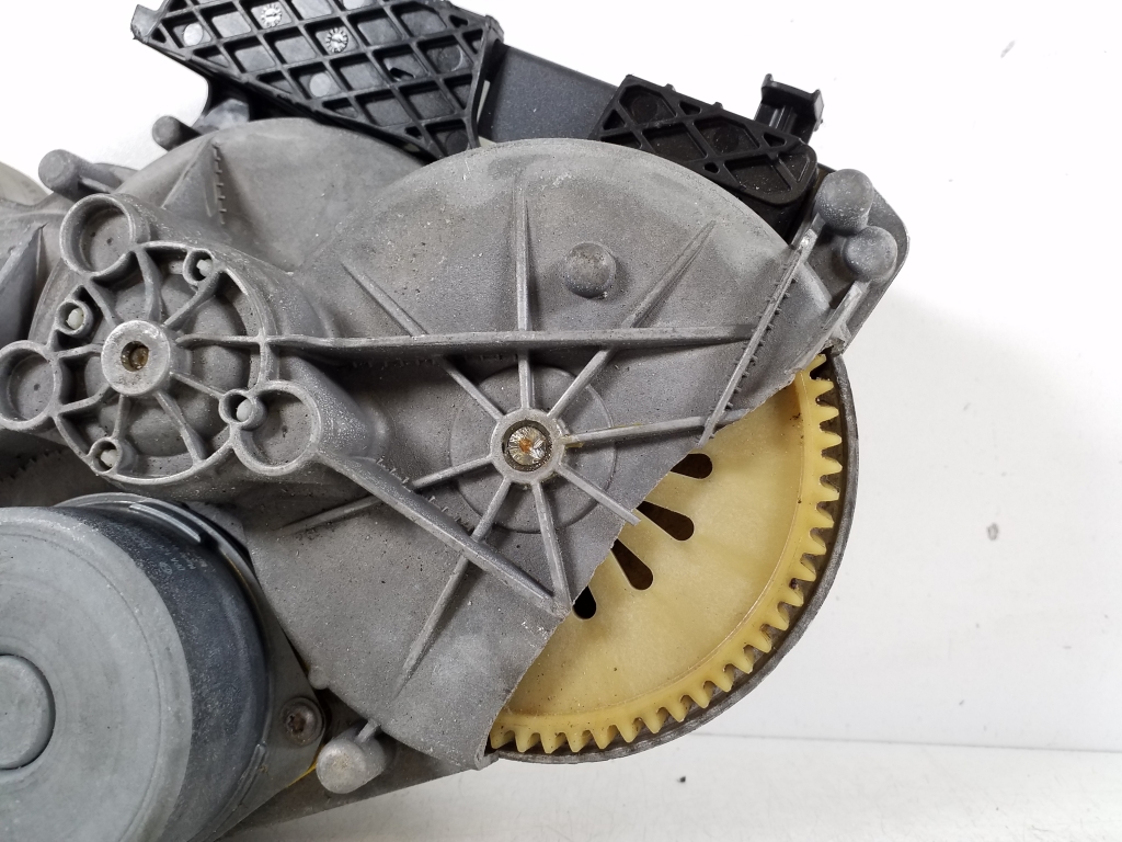 Used Mercedes Benz C-Class Trunk lid electric retractor A0997602601