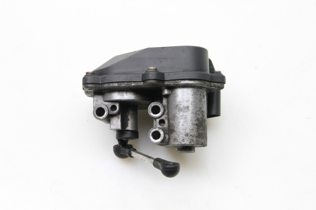 Used Volkswagen Passat Intake manifold valve motor 06F133482B